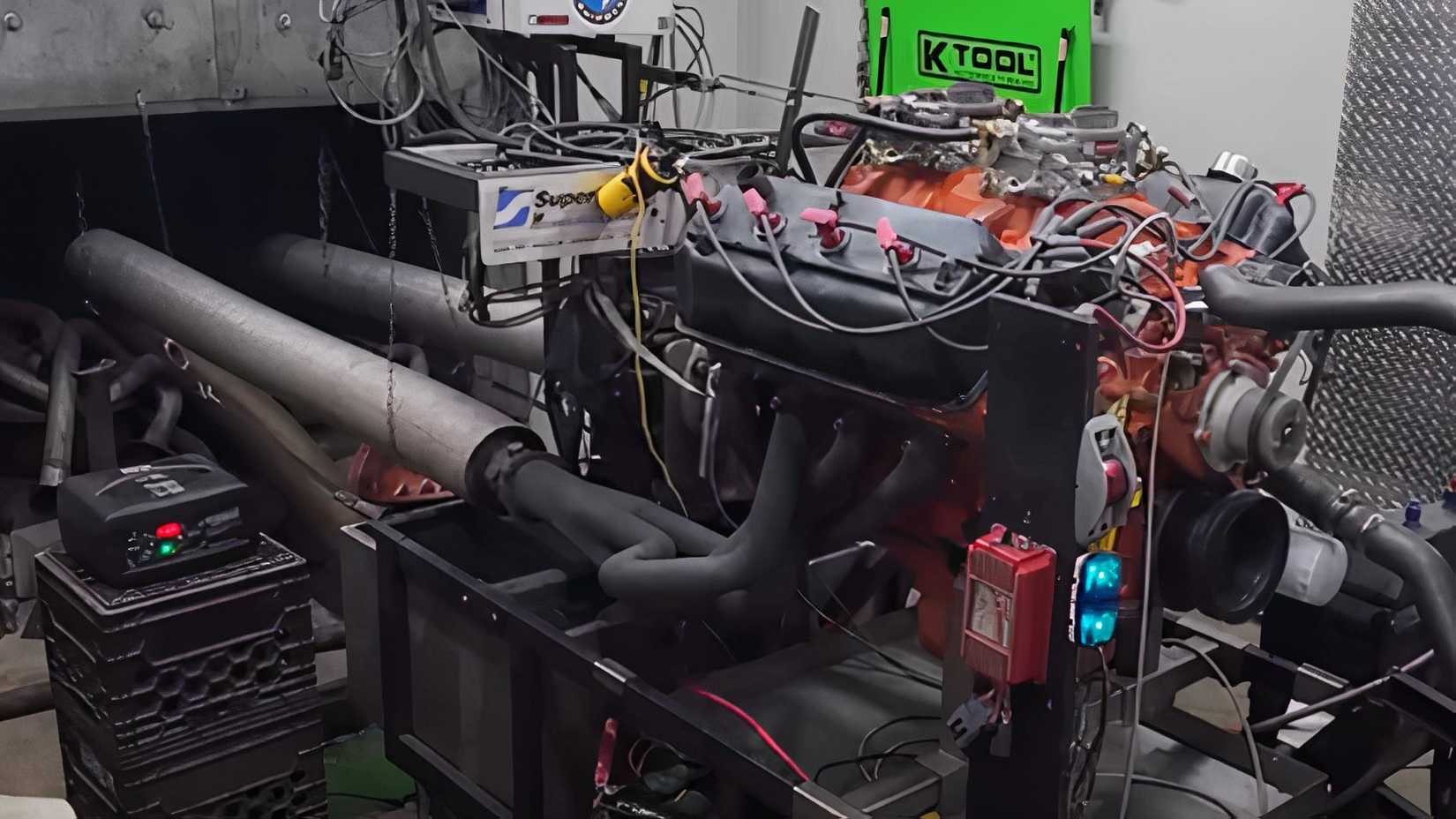 472 Hemi Blows Up On Engine Dyno, Annihilating A Piston Mid-Pull
