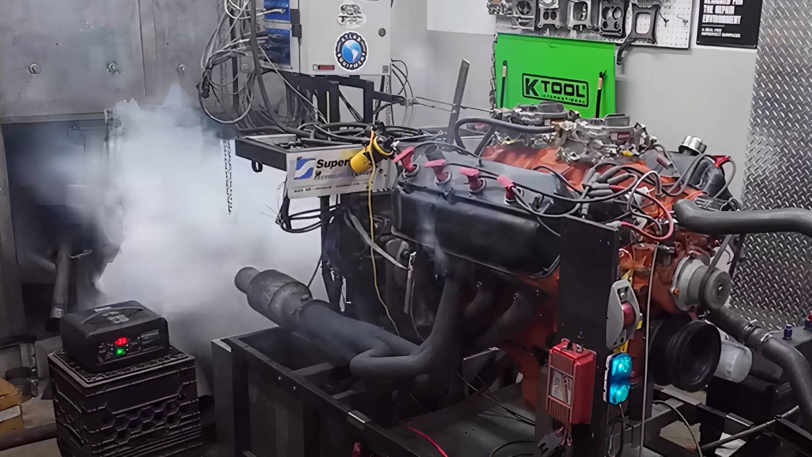 472 Hemi Blows Up On Engine Dyno, Annihilating A Piston Mid-Pull