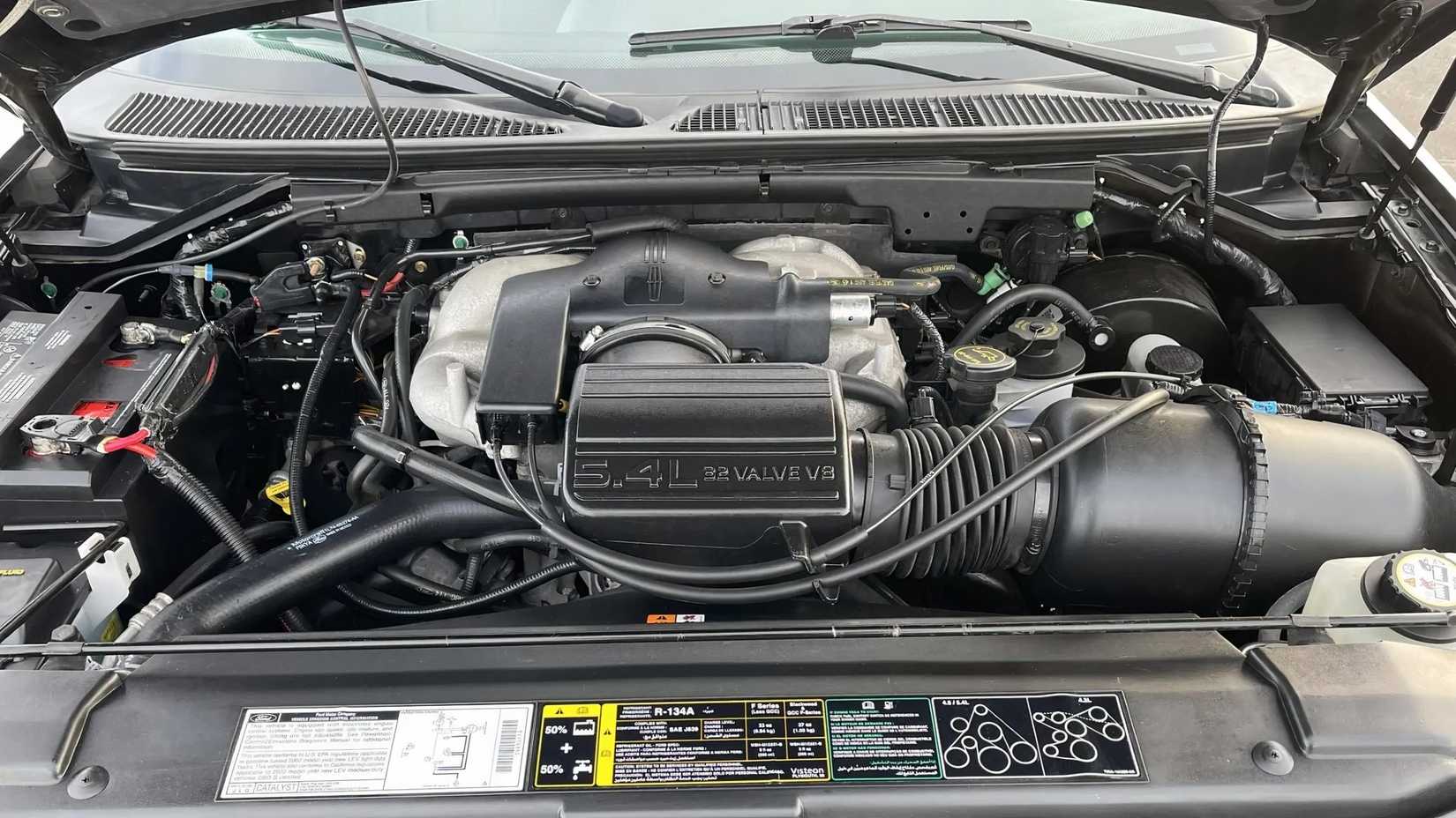 The Most Luxurious Pickup Truck Of The 2000s Nobody Wanted