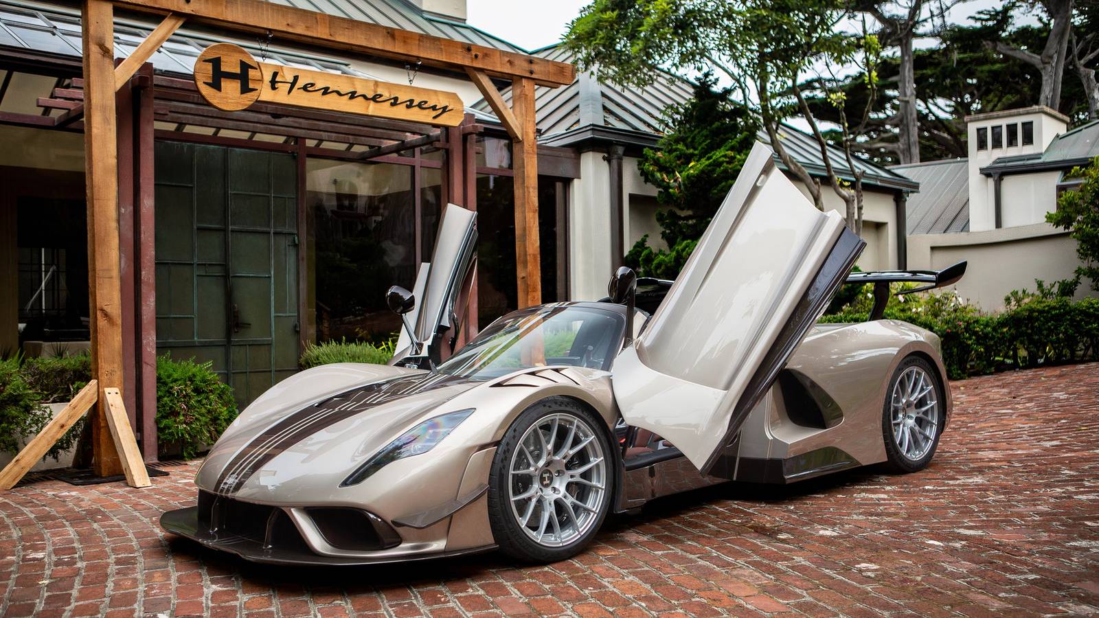 Exclusive: 2,031-HP Hennessey Venom F5 LF Manual Engineered For Metal Click