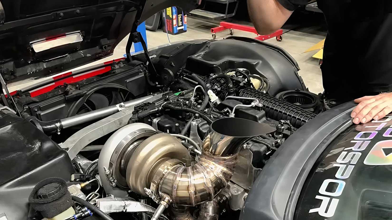 Viper ACR Engine Swap: 550+ HP Hurricane Inline-Six Replaces V10
