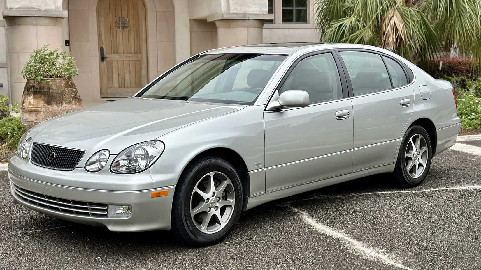 This Unkillable '90s Lexus Sleeper Sedan Is Now A Secret Bargain