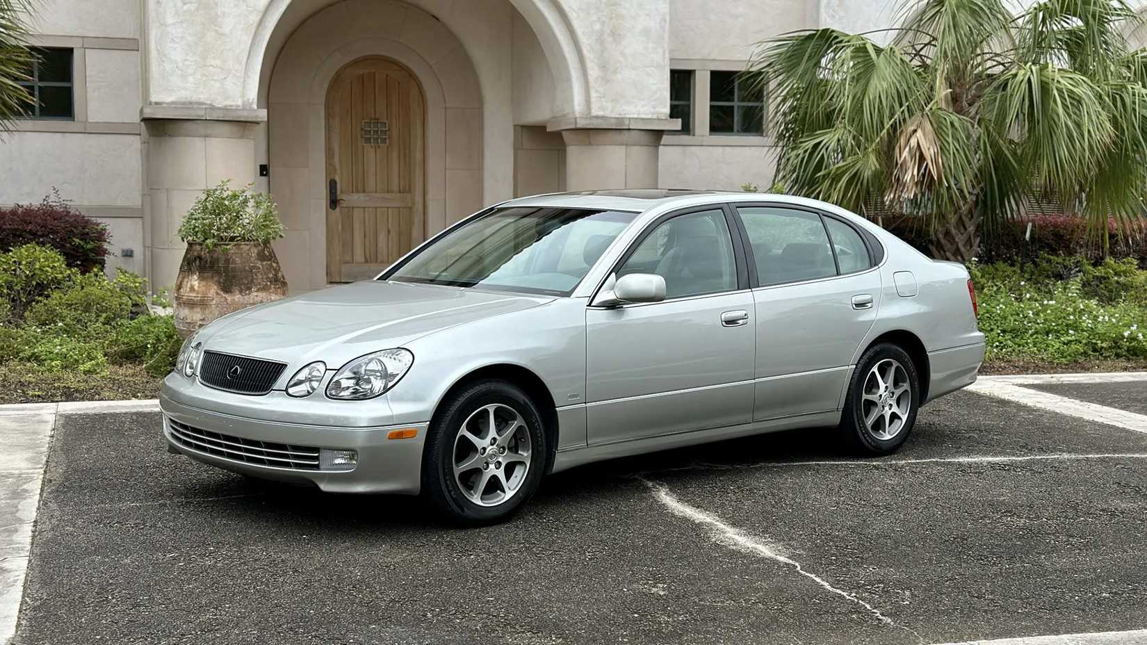 This Unkillable '90s Lexus Sleeper Sedan Is Now A Secret Bargain