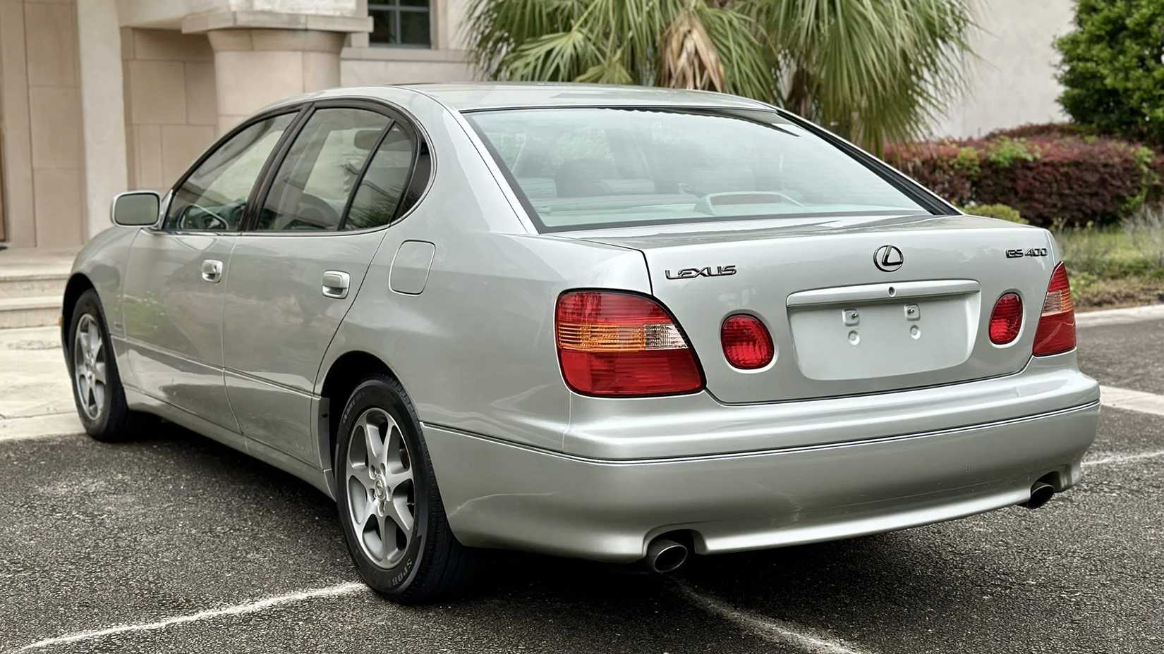 This Unkillable '90s Lexus Sleeper Sedan Is Now A Secret Bargain