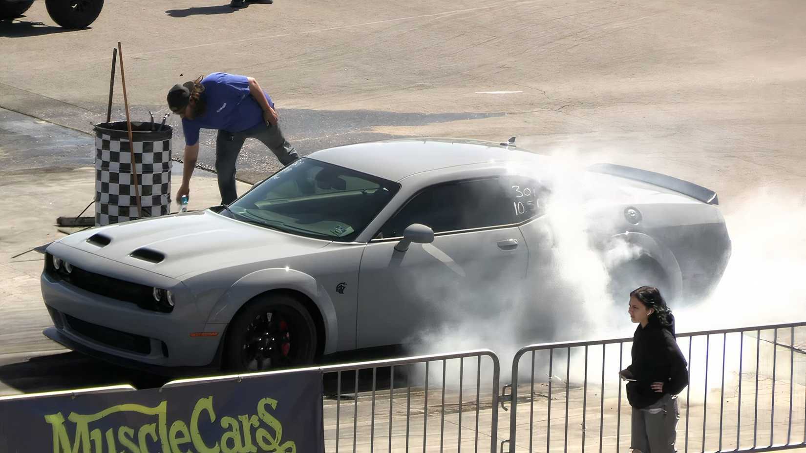 Showdown At The Vegas Strip: Ford Shelby GT500 And Dodge Challenger ...