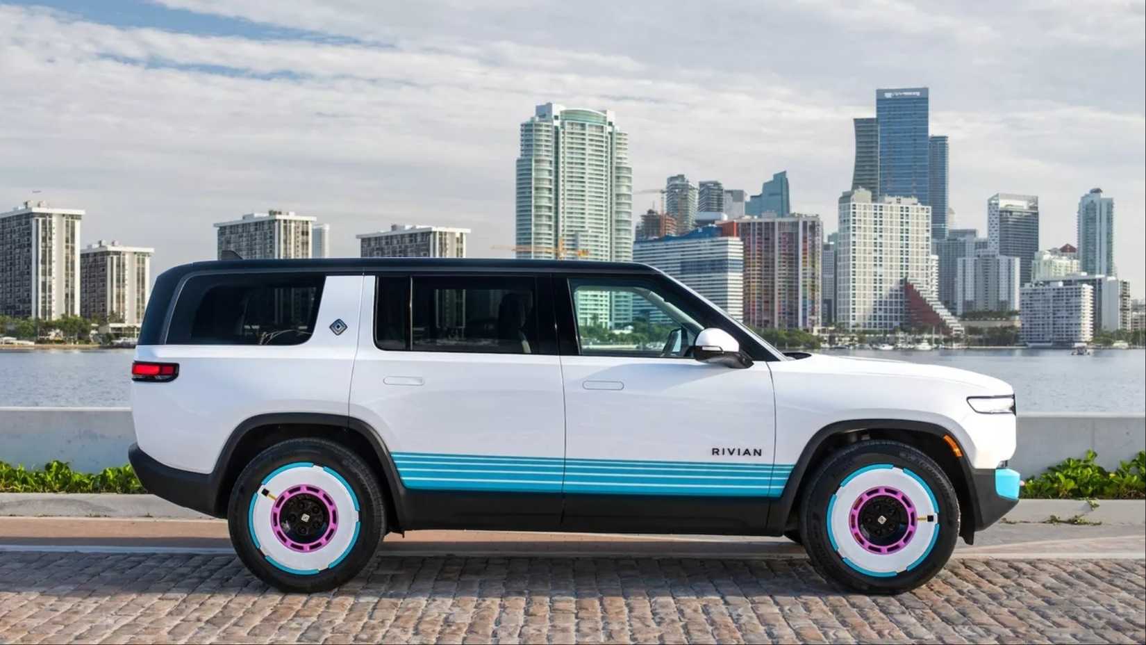 One-Off Rivian R1S Celebrates Miami With 850 HP And 90s Vibes