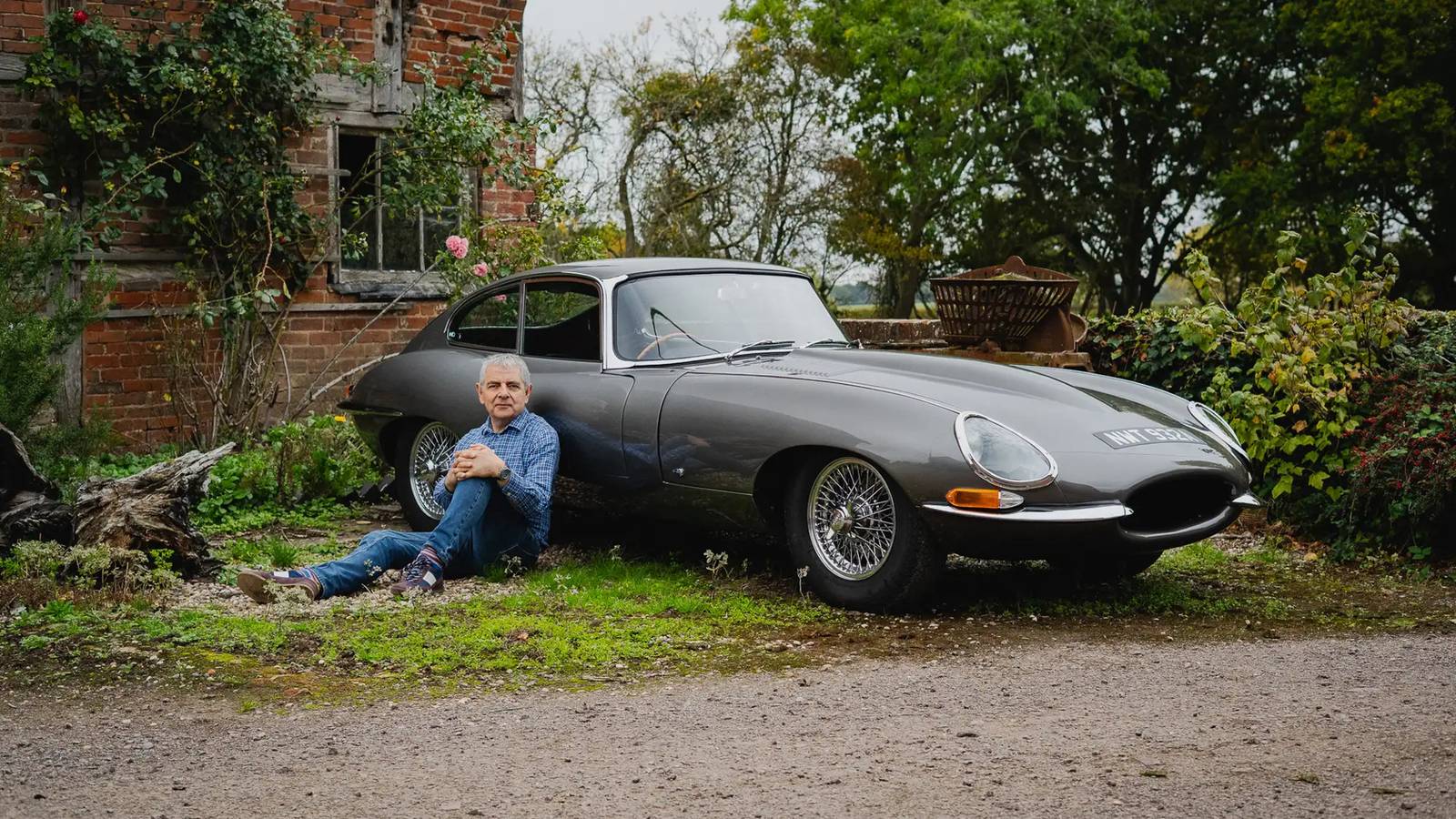 Rowan Atkinson’s 1963 Jaguar E-Type From Man Vs. Bee Netflix Series For ...