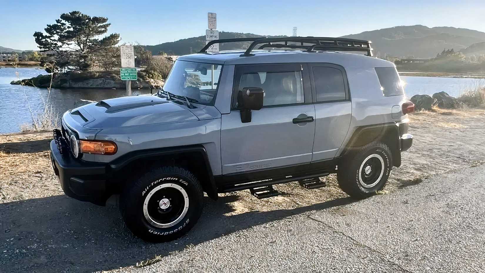 2013 Toyota FJ Cruiser That Allegedly Never Went Off-Road Is Up For Grabs