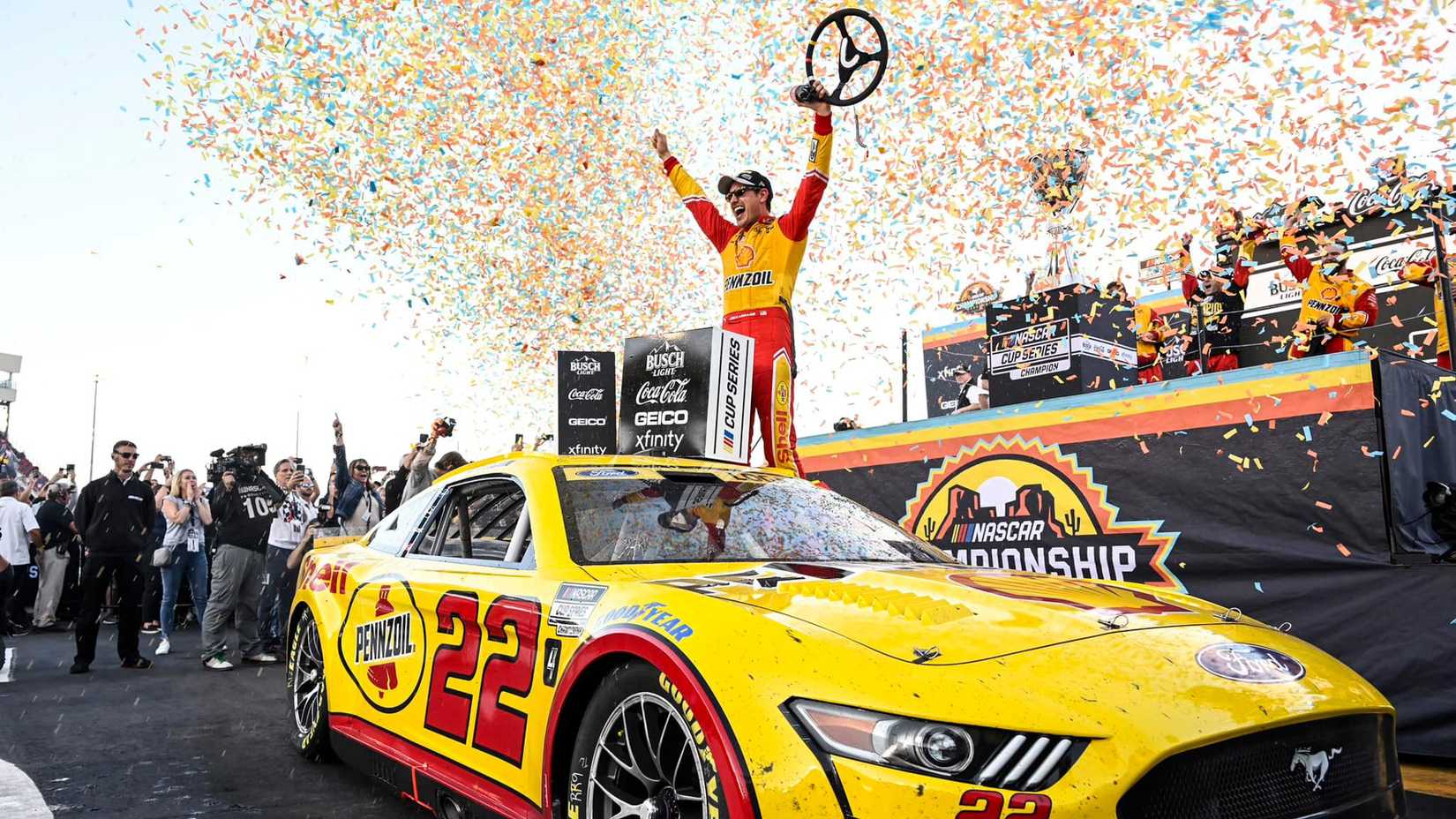 2019 Guinness World Record For Longest Hot Wheels Track Set By NASCAR's ...