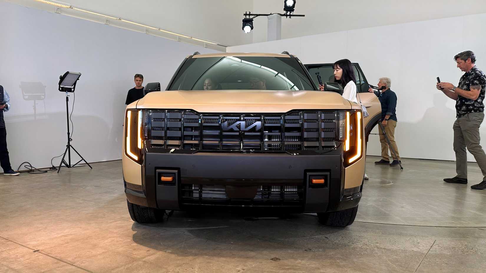 Kia Unveils The 2027 Kia Telluride SUV