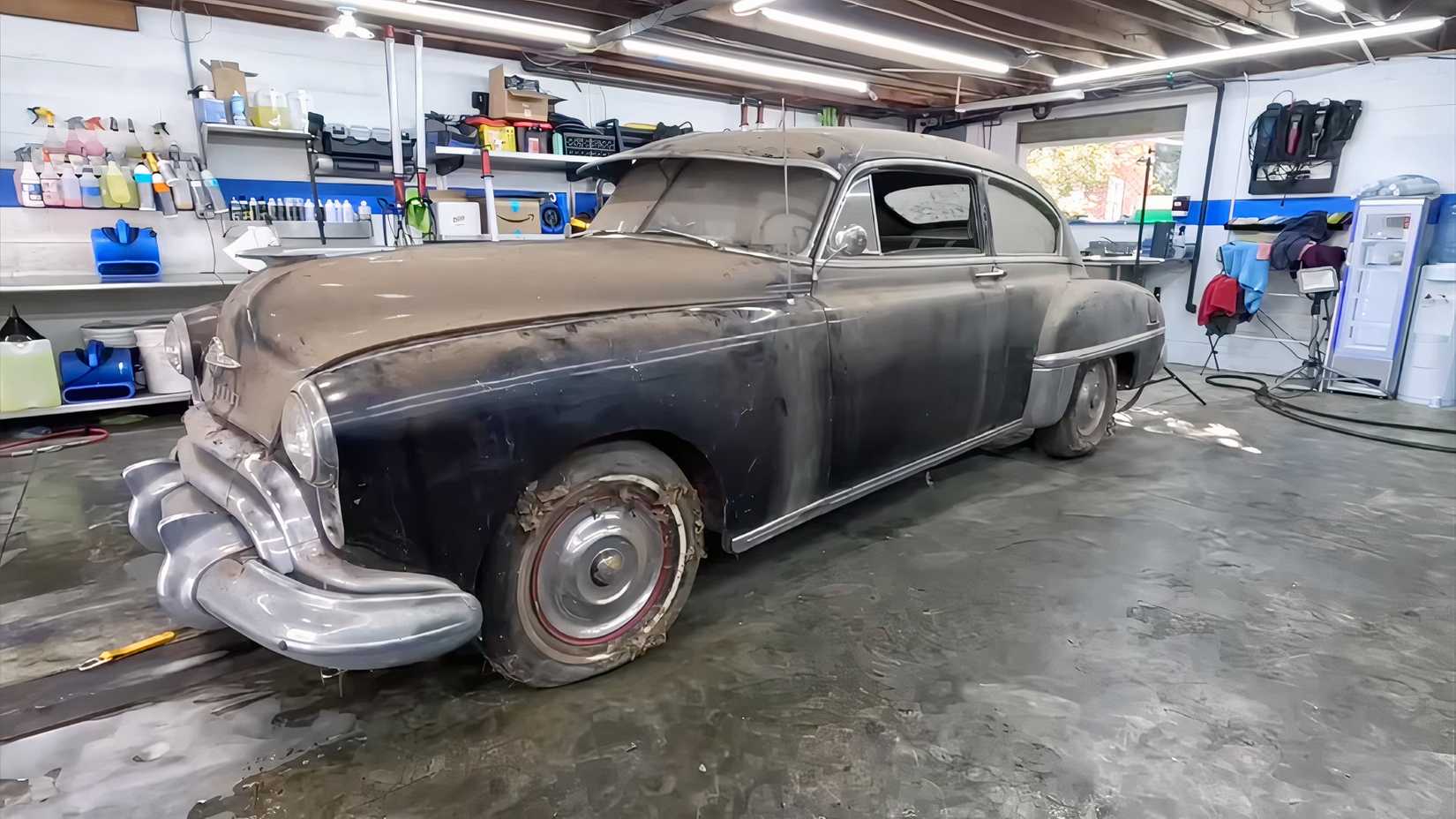 Oldsmobile Barn Find From 1949 Gets Full Makeover