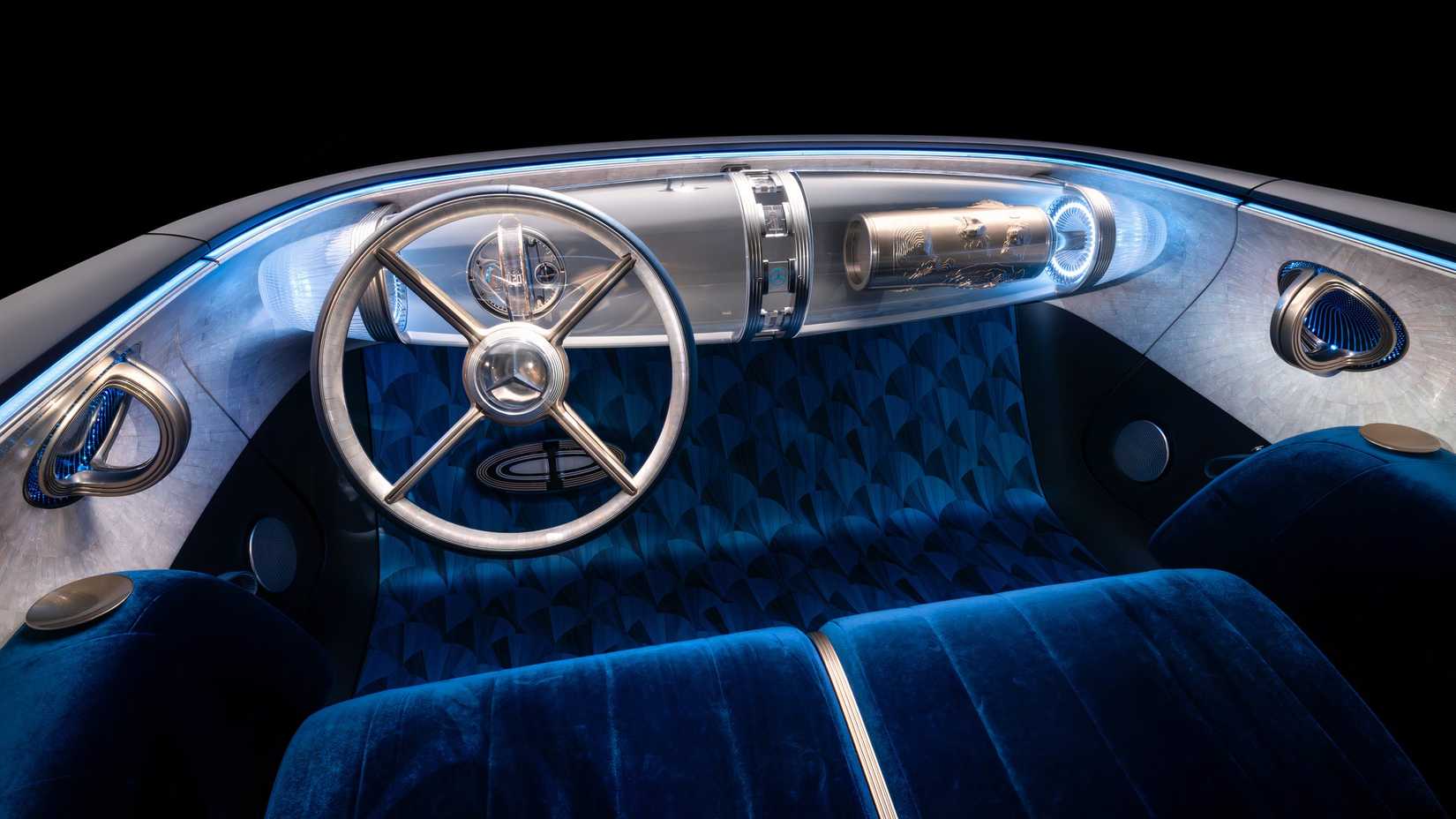 Mercedes-Benz Vision Iconic Revives The Chrome Grille With A Futuristic ...