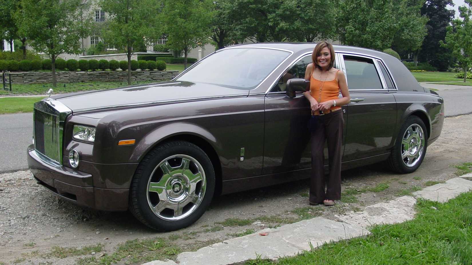 Detroit’s Dream Cruise Meets a $350,000 Rolls‑Royce Phantom