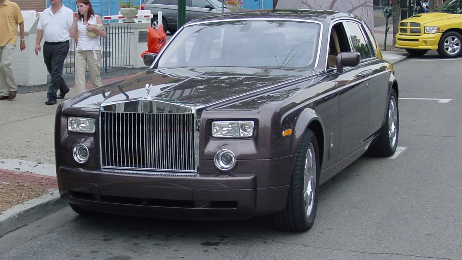 Detroit’s Dream Cruise Meets a $350,000 Rolls‑Royce Phantom