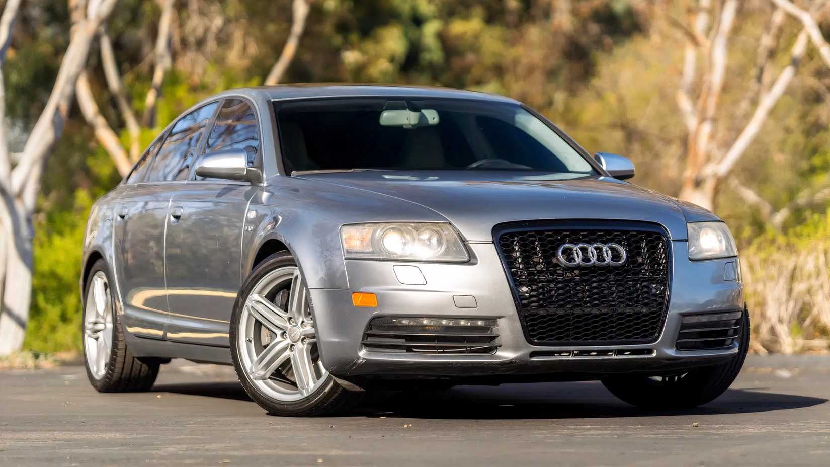 The World’s Cheapest Twin-Turbo Sports Sedan With 400 Horsepower