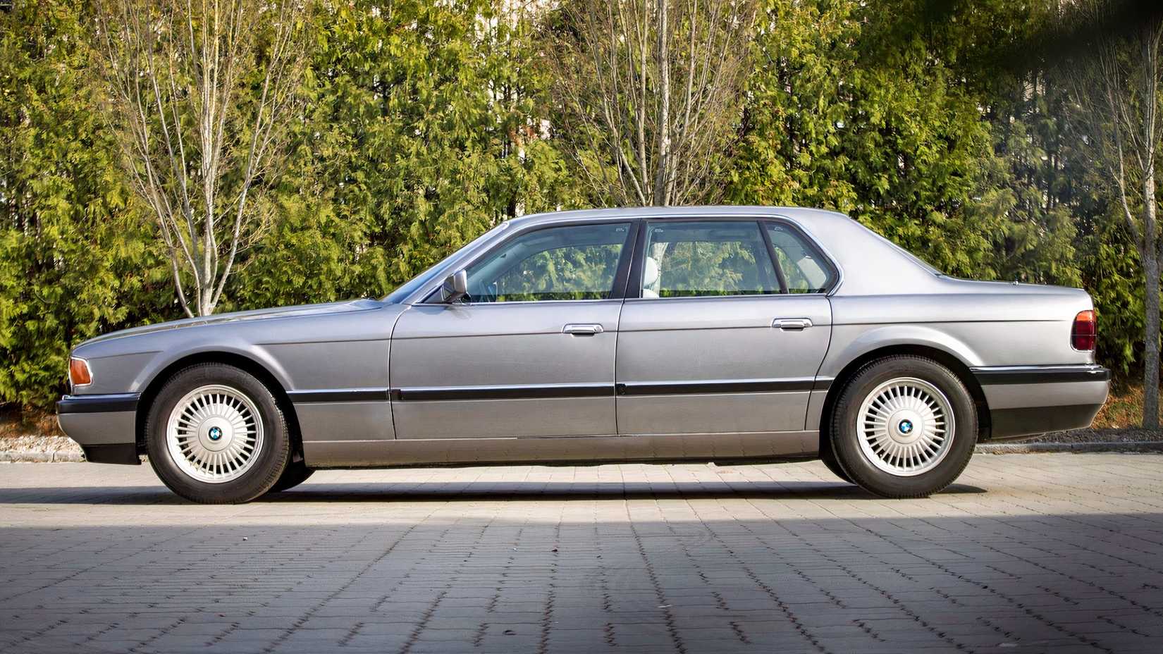 E32 Goldfish: A V16-Powered 7 Series BMW Tried To Bury