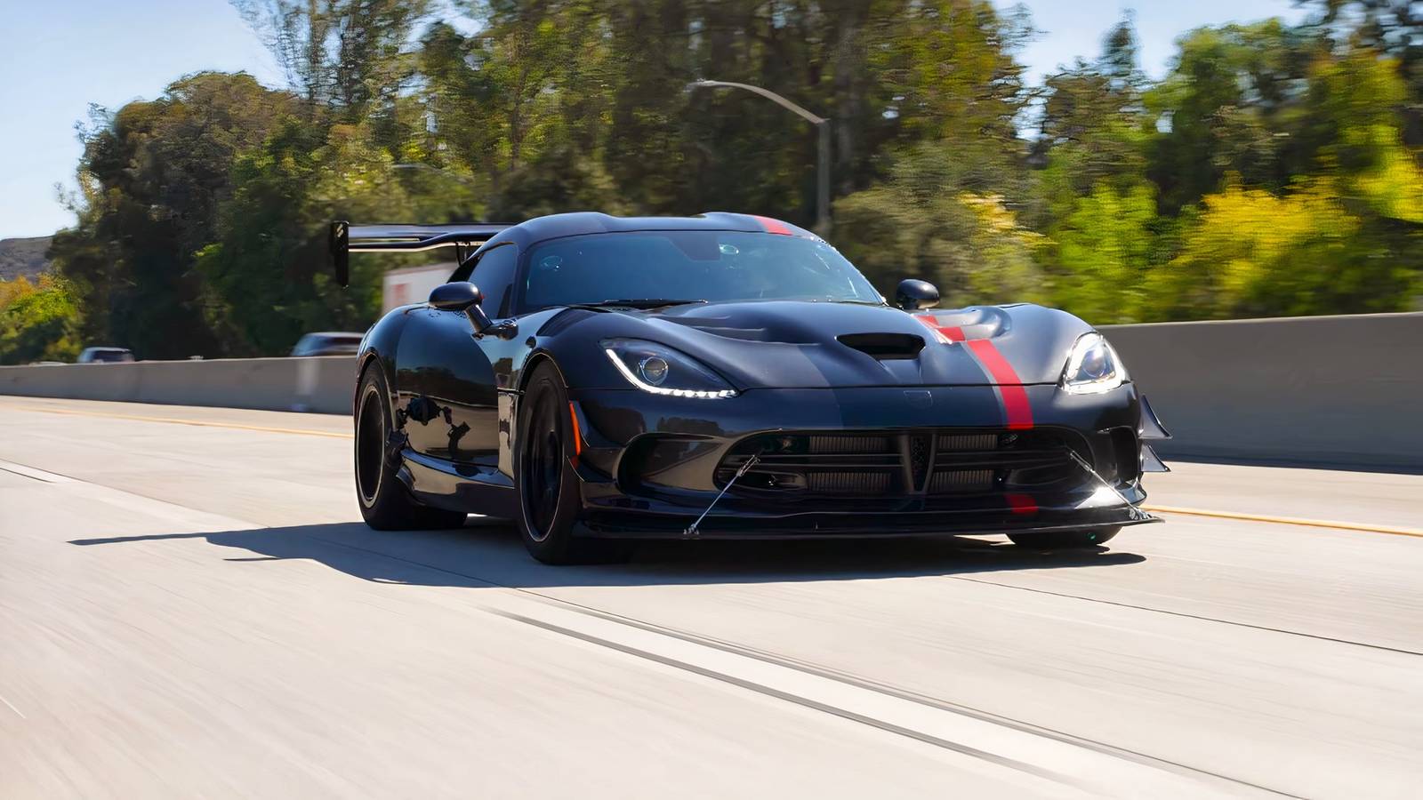 This Dodge Viper Has An Earth-Shattering 2,100-Horsepower Twin-Turbo ...