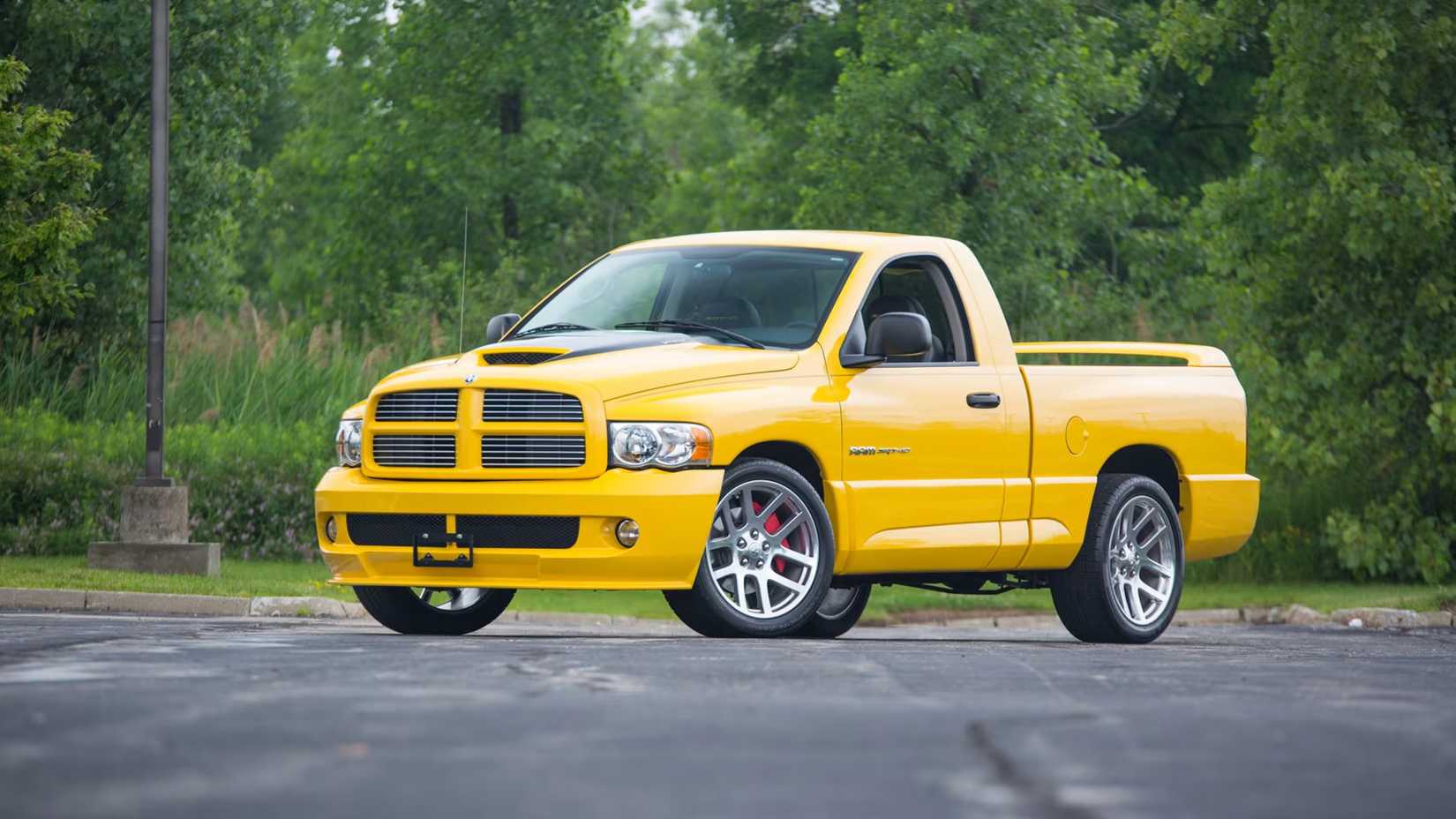 Dodge Ram SRT-10 Is An Affordable 500-HP Manual Pickup