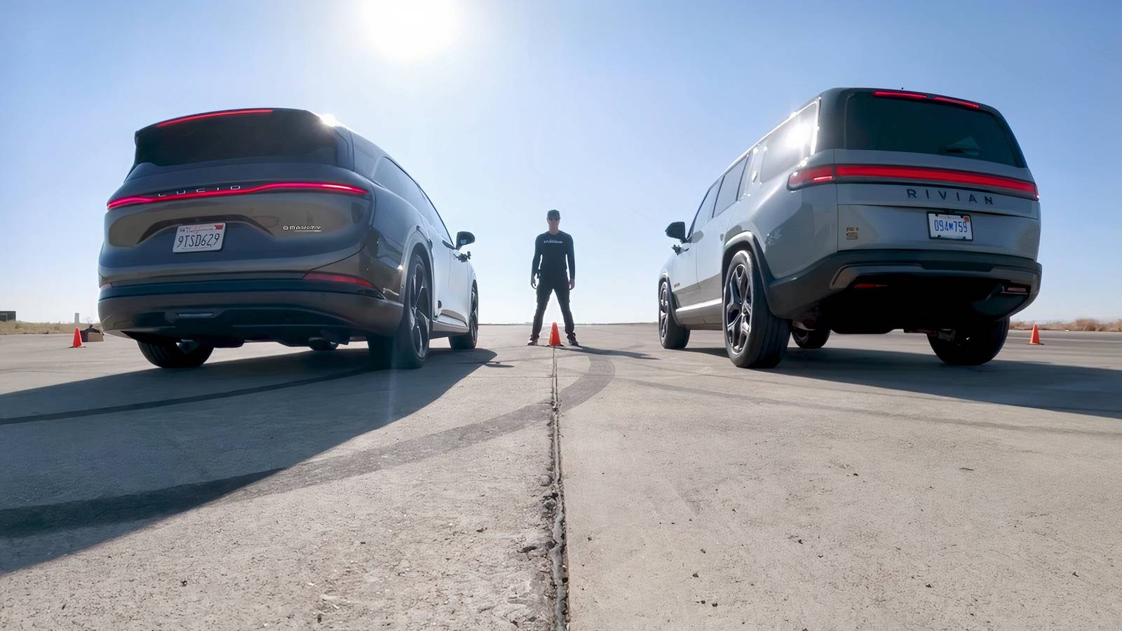 Edmunds U-Drags Test: Lucid Gravity Defeats Rivian R1S In Return-run ...