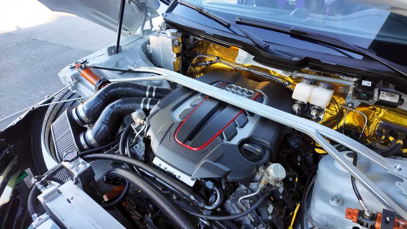 You’ve Never Seen A Porsche Macan Like This Four-Seat Drift Taxi Before