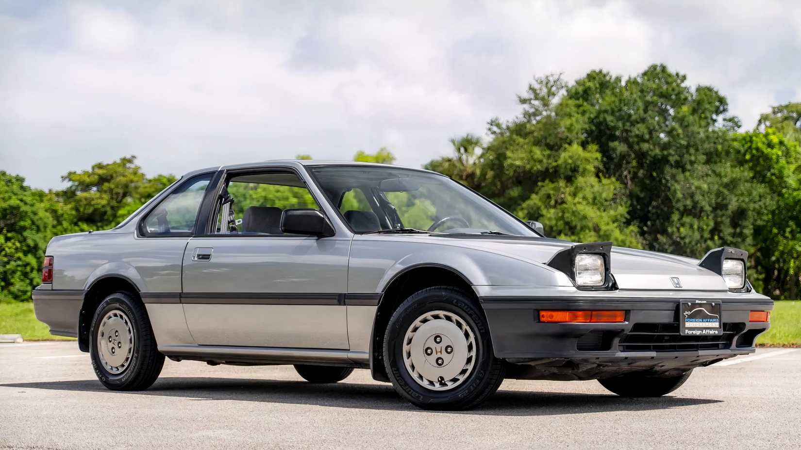 10 Sports Cars With Pop-Up Headlights People Are Practically Giving Away
