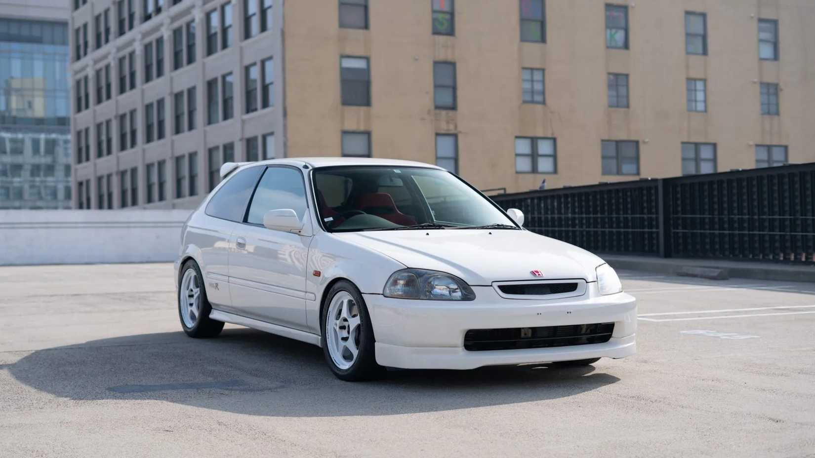 How This Forgotten American Sedan Turned Into An Underground JDM Fighter