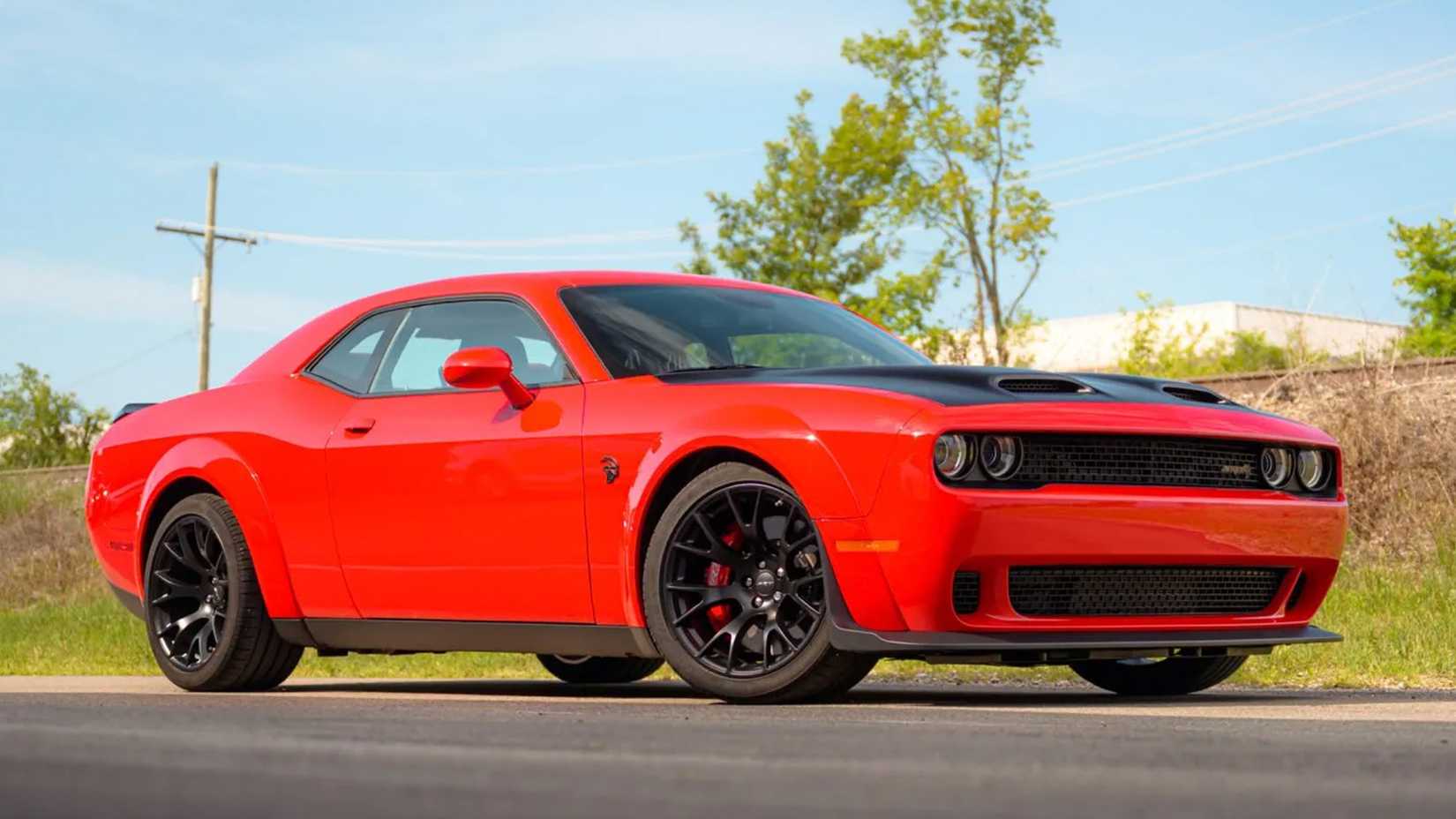 The Most Powerful Manual Dodge Ever: Challenger SRT Hellcat 6-Speed Manual