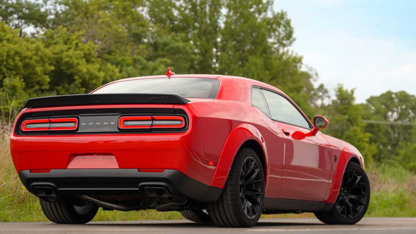 The Most Powerful Manual Dodge Ever: Challenger SRT Hellcat 6-Speed Manual