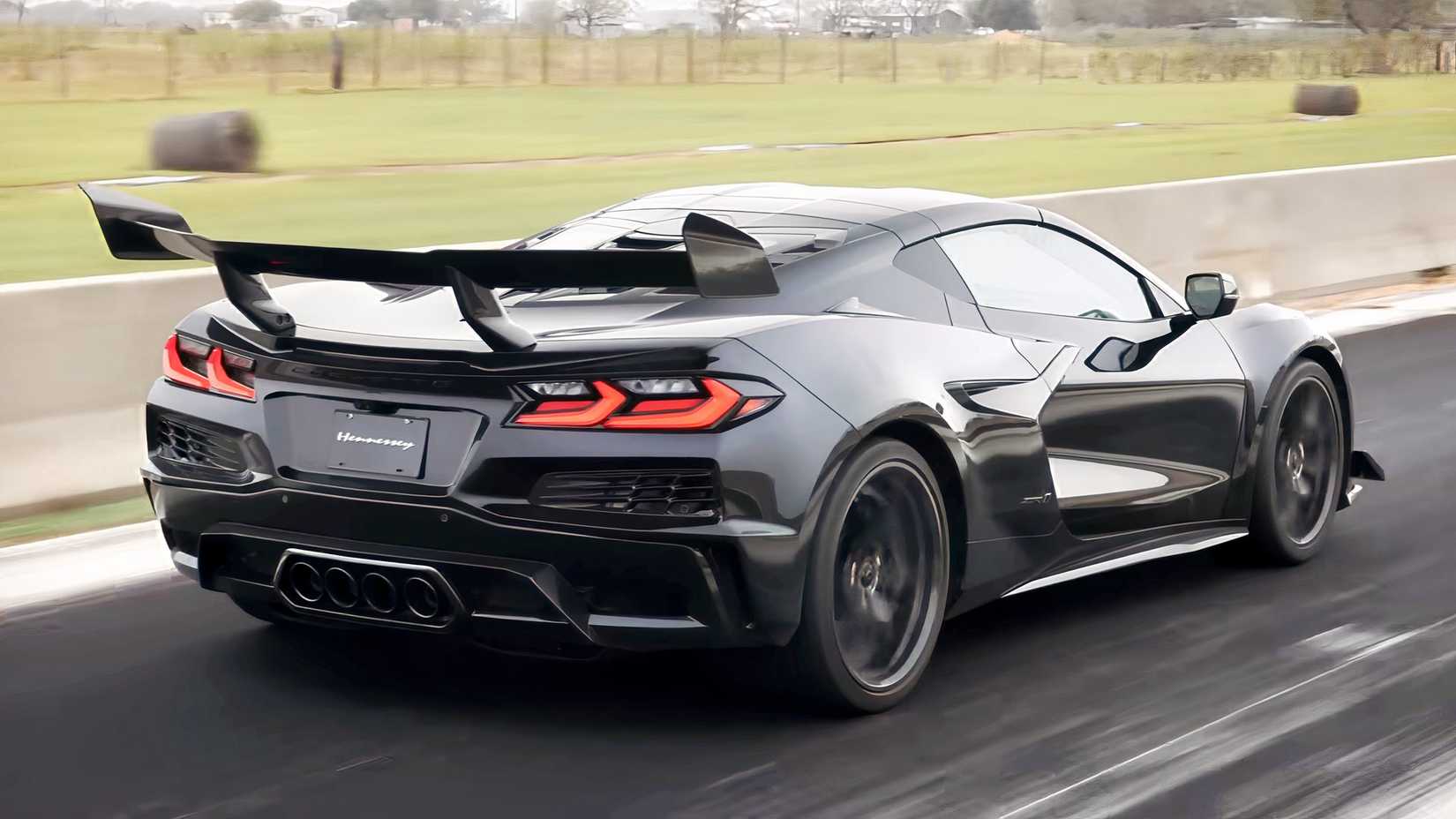 2026 Corvette ZR1 Vs Tesla Model S Plaid Race: American Supercar Showdown