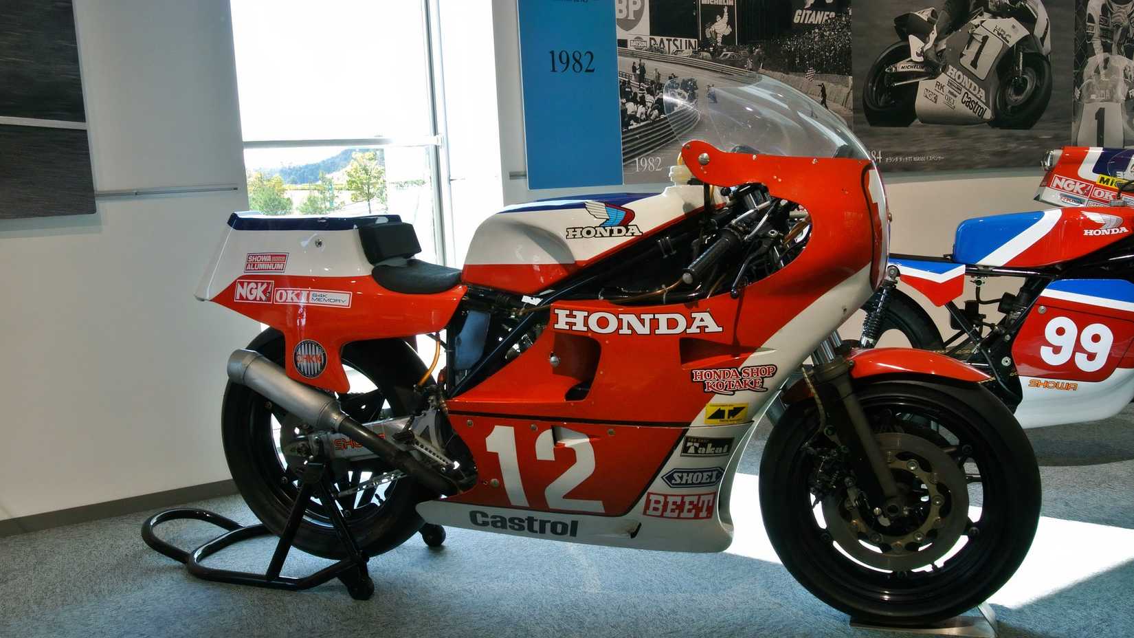 Honda Once Created A V8 Engine With Only Four Cylinders