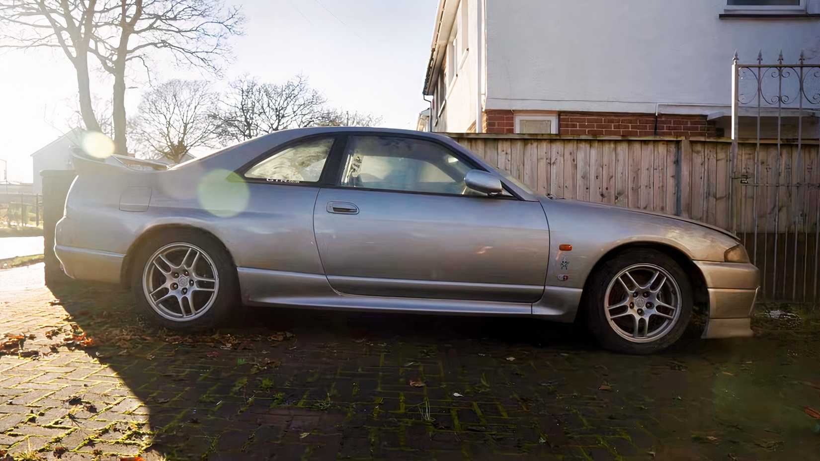 R33 Nissan Skyline GT-R V-Spec Barn Find Had An Emotional Journey