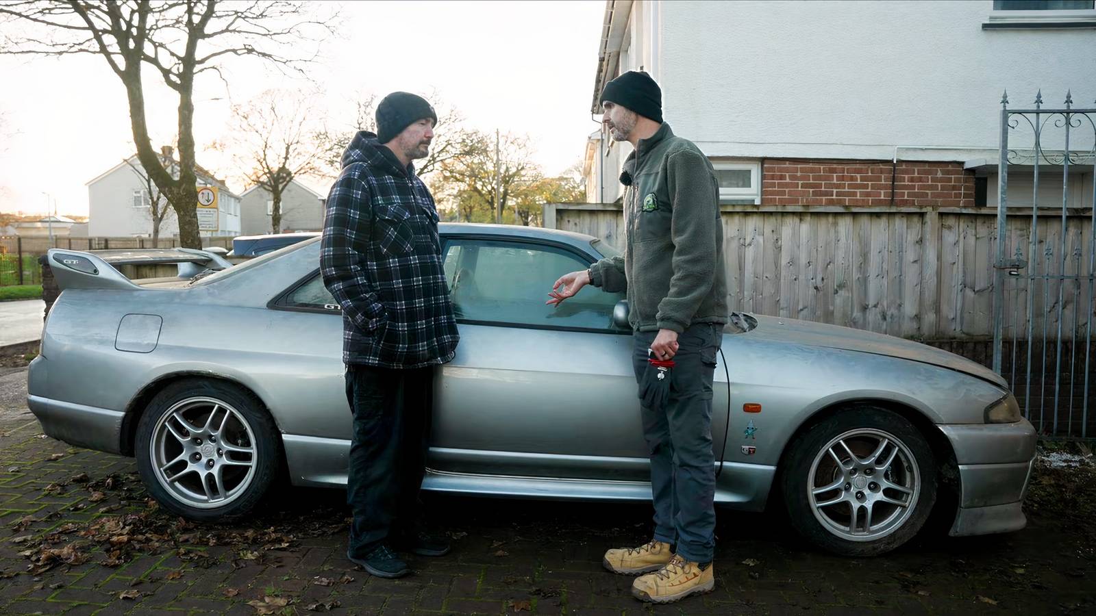 R33 Nissan Skyline GT-R V-Spec Barn Find Had An Emotional Journey