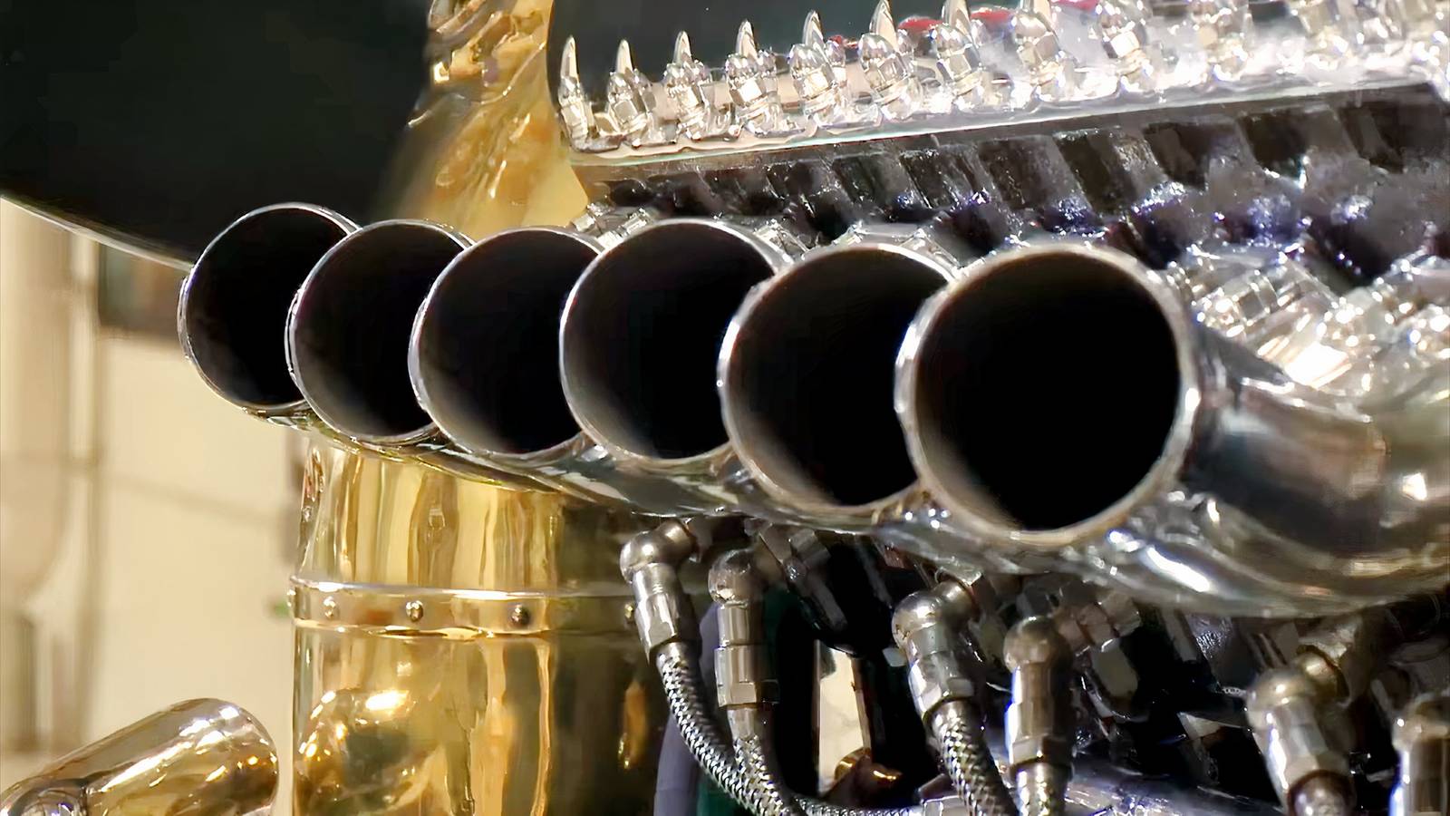 Jay Leno Fires Up The V12 Engine That Helped Win World War II