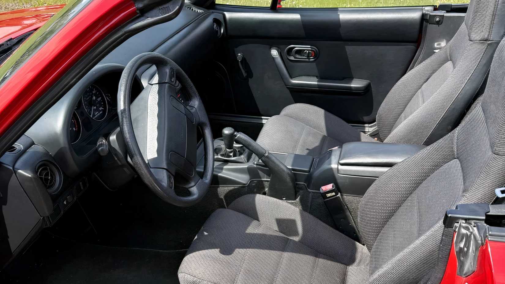 17k-Mile 1990 Mazda MX-5 Miata Is A Time Capsule Collectors Are Hunting For