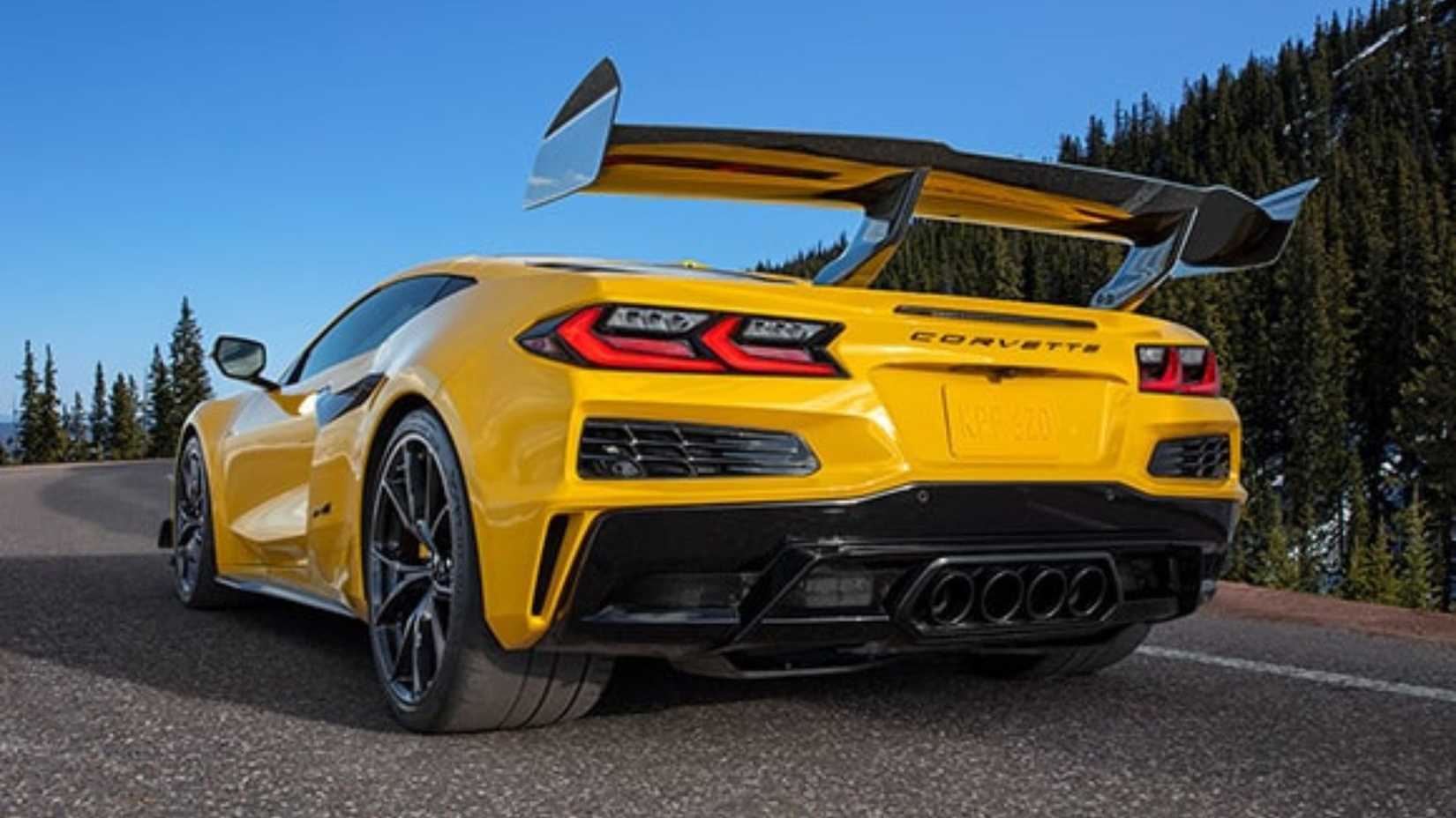 2025 Corvette ZR1: Fastest Gas-Powered Car On Edmunds U-Drags Track