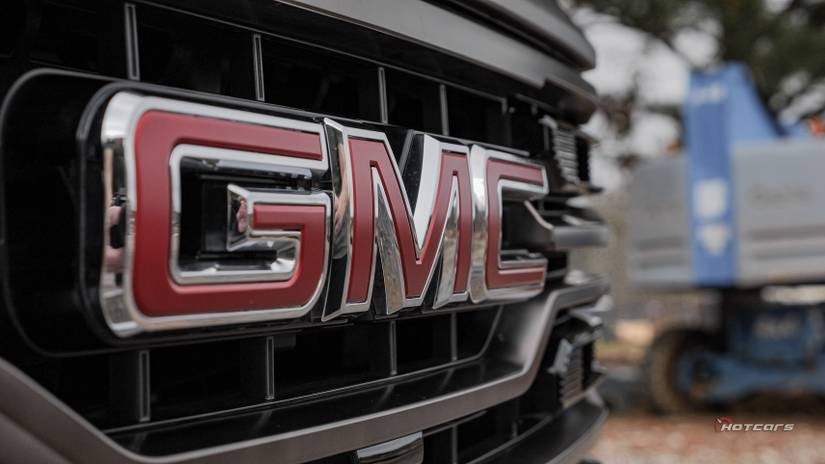 Rock-crawlin, jaw-droppin, seat massagin': The 2023 GMC Sierra 1500 AT4X