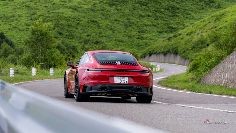 Driving The Manual Porsche 911 Carrera GTS On Japan’s Most Scenic Road