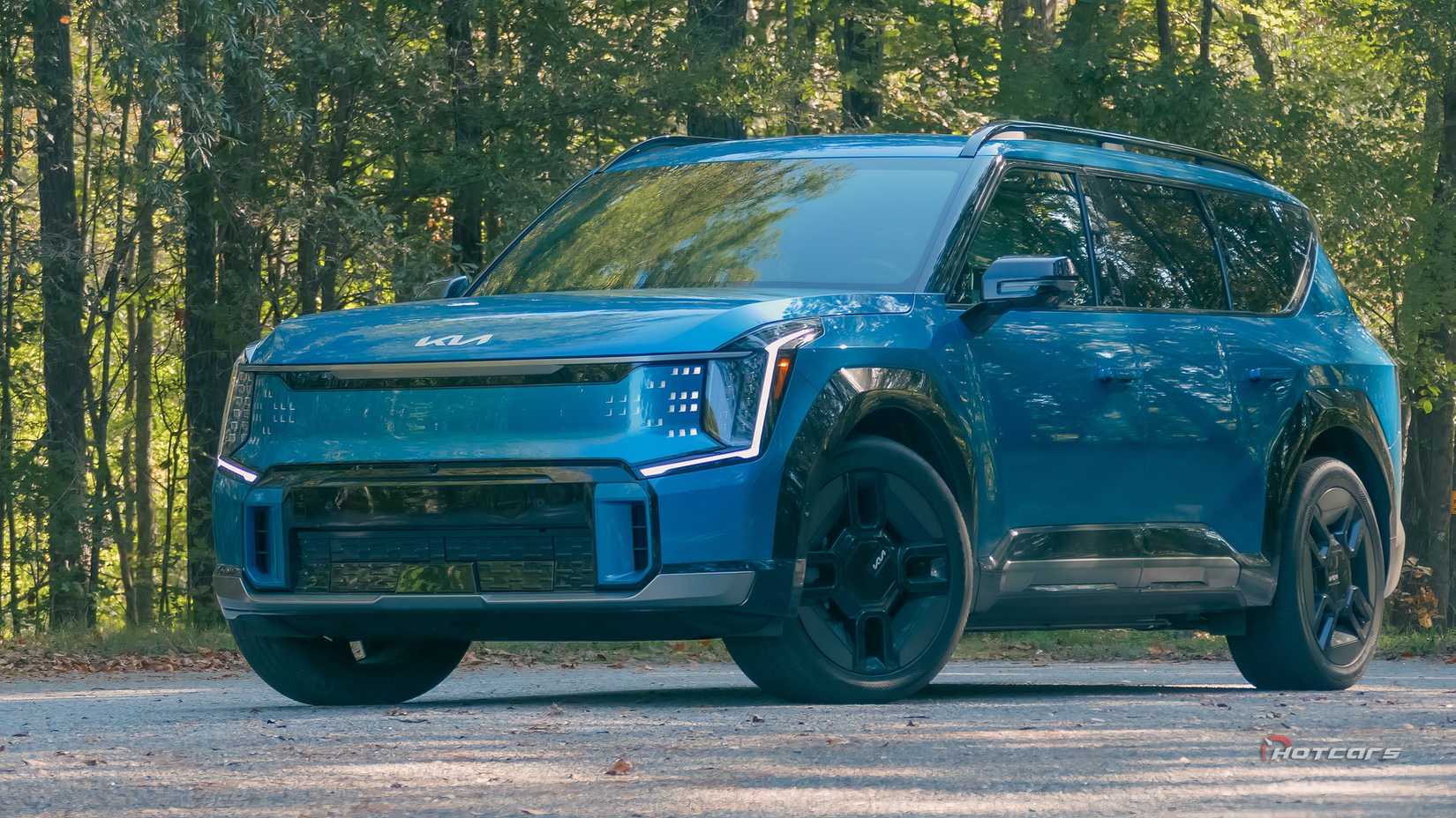 The Kia EV9 Will Debut With A Holographic Display Windshield